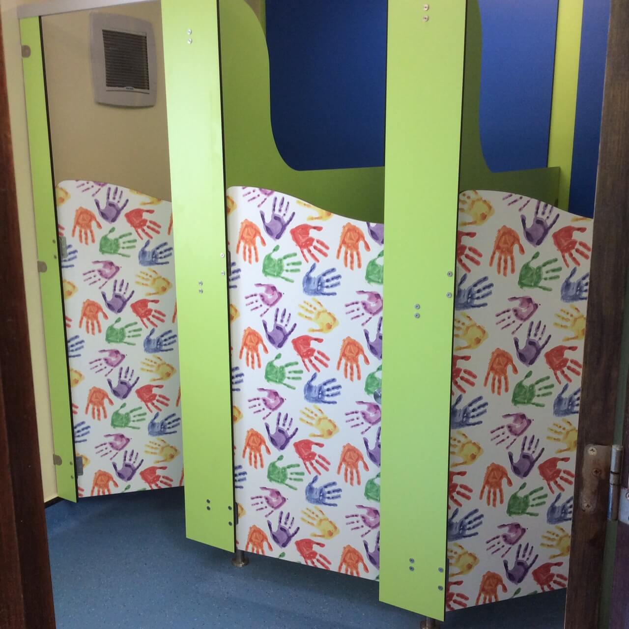 Toilet Cubicle Installation & Repair | Solid Surfacing Company