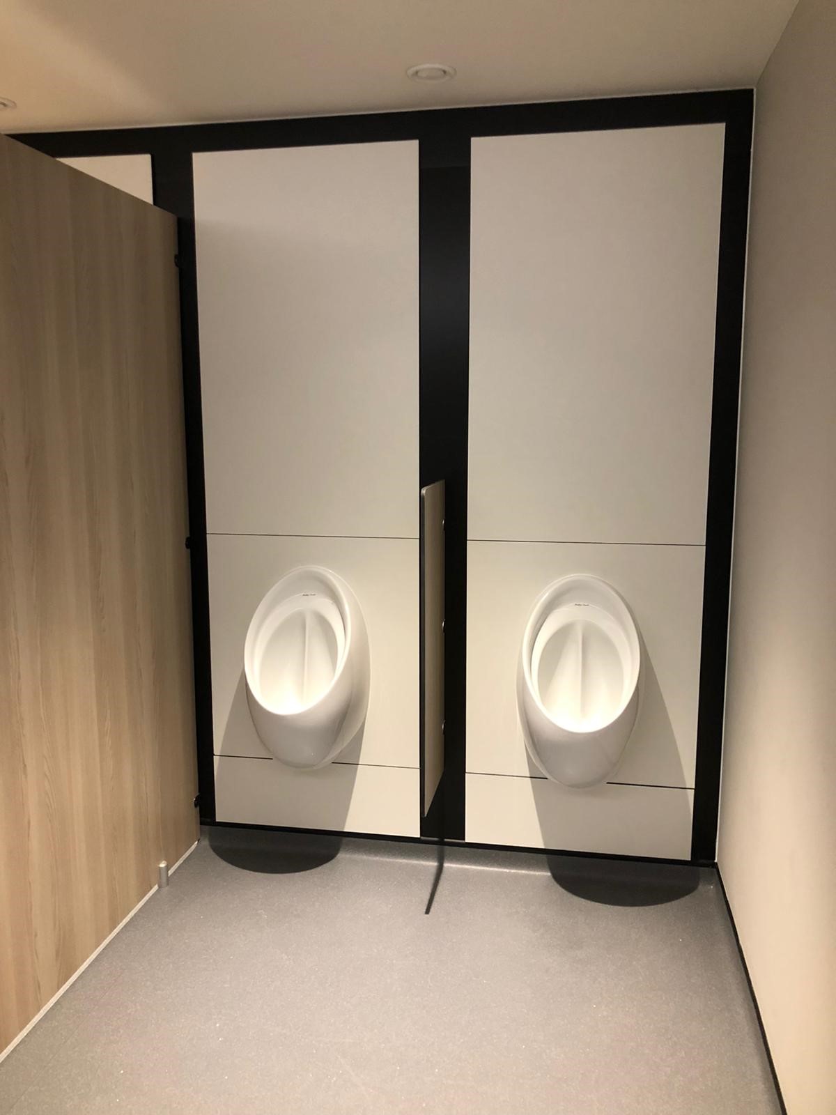 Commercial Washroom Installation | Solid Surfacing Company