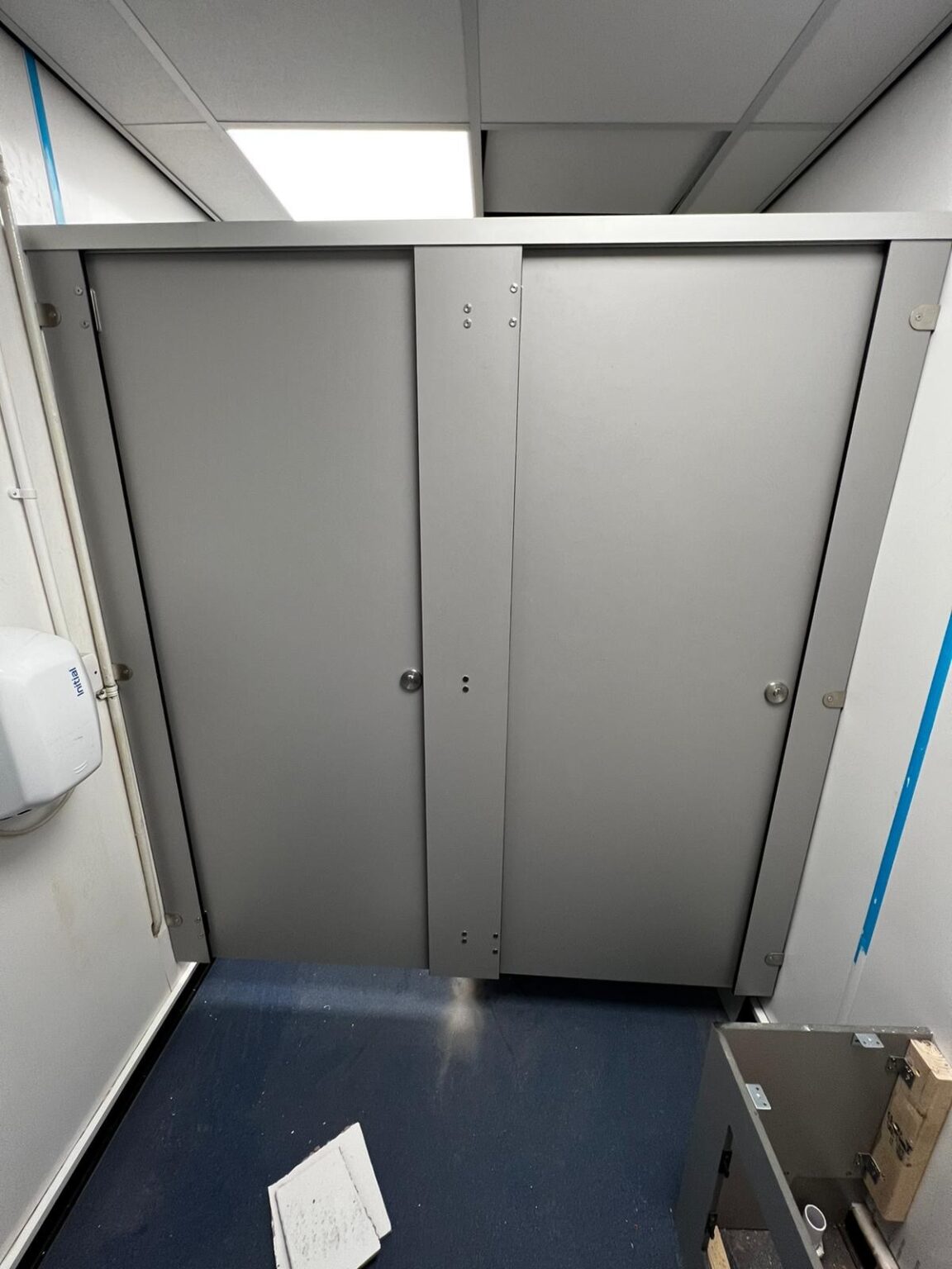 Toilet Cubicle Manufacturer - Solid Surfacing